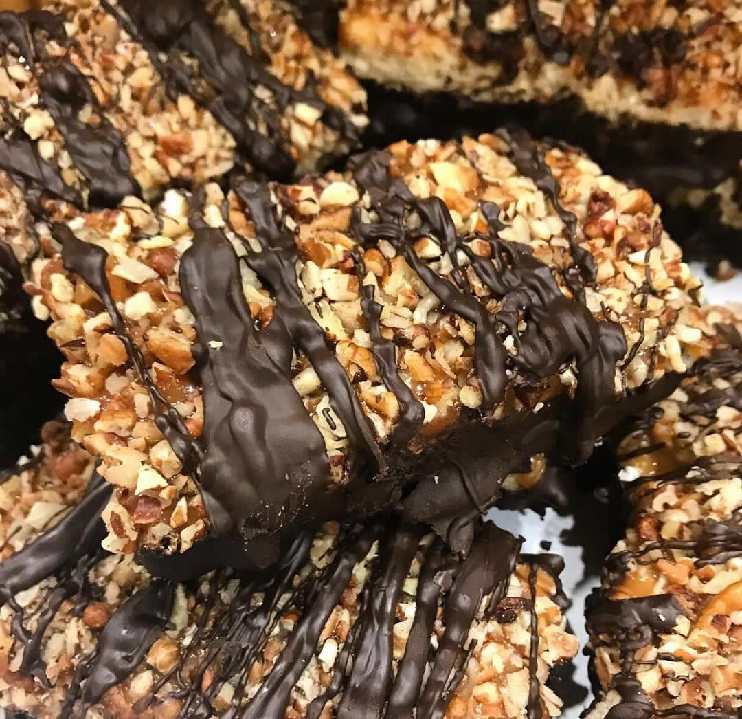 Savannah Sweets Candy Store - Pralines - Pecan Candy & Gifts