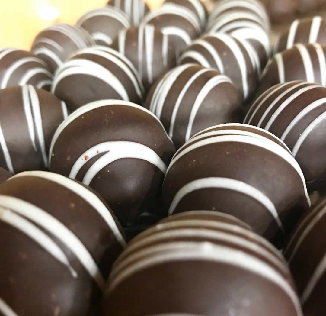 Savannah Sweets Candy Store - Pralines - Pecan Candy & Gifts